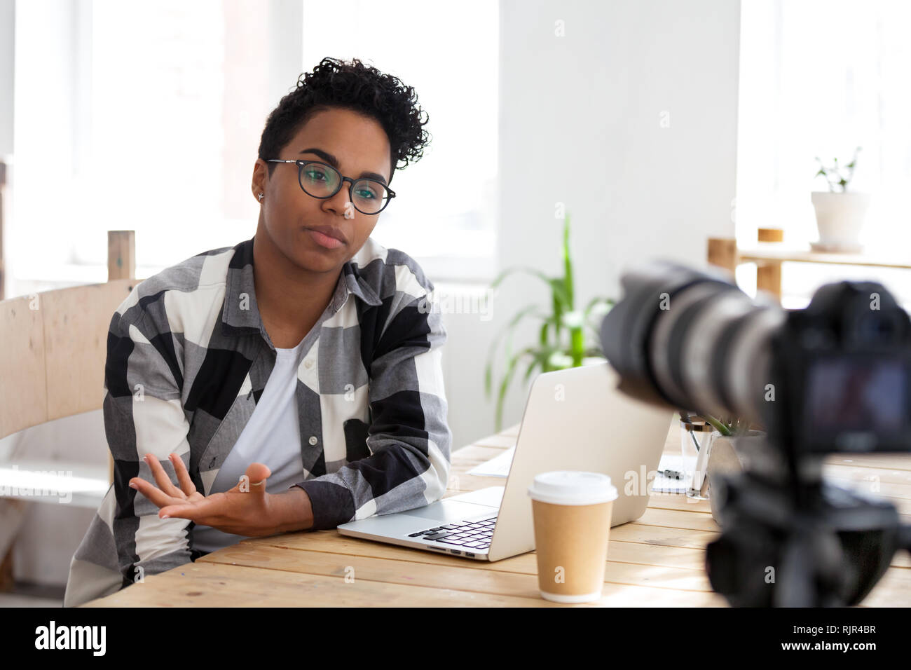 Youtuber filming hi-res stock photography and images - Alamy