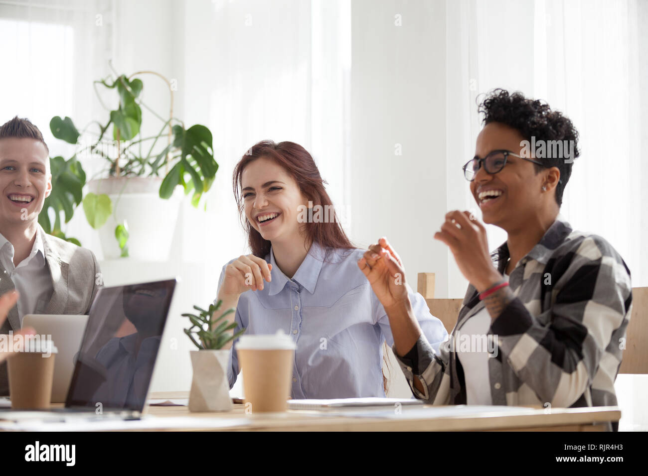 Work people talking positive hi-res stock photography and images - Alamy