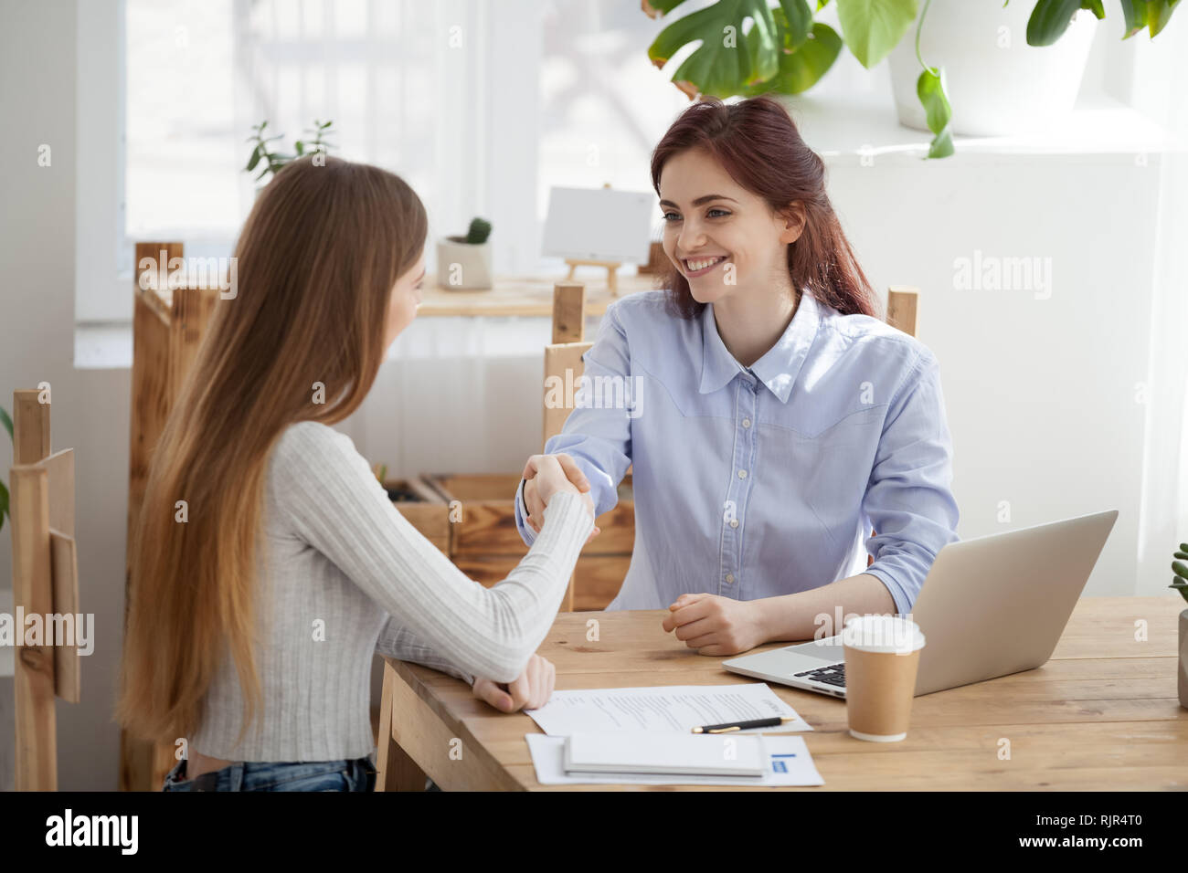 Women applicant hi-res stock photography and images - Alamy