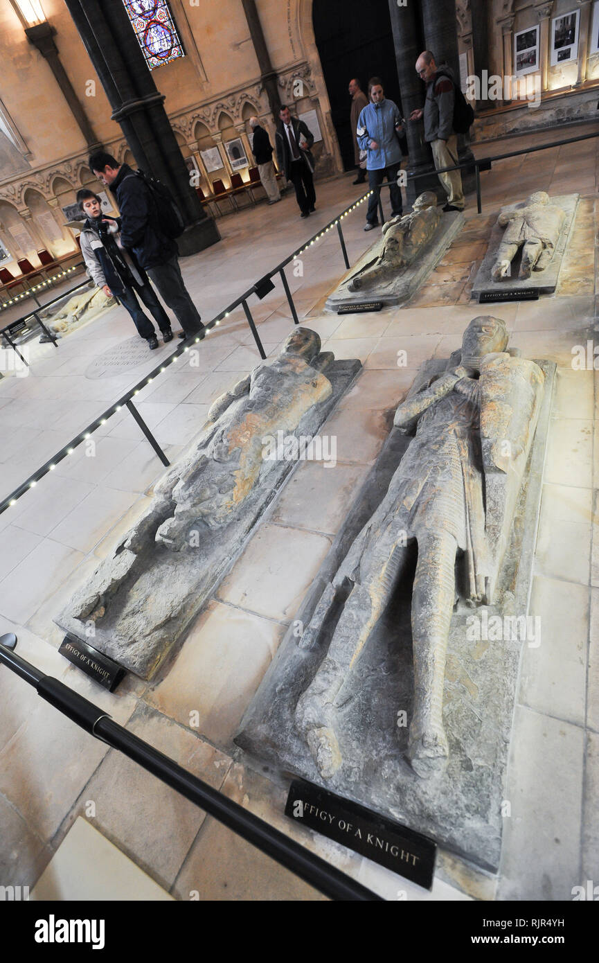 Effigies of the knights templar hi-res stock photography and images - Alamy