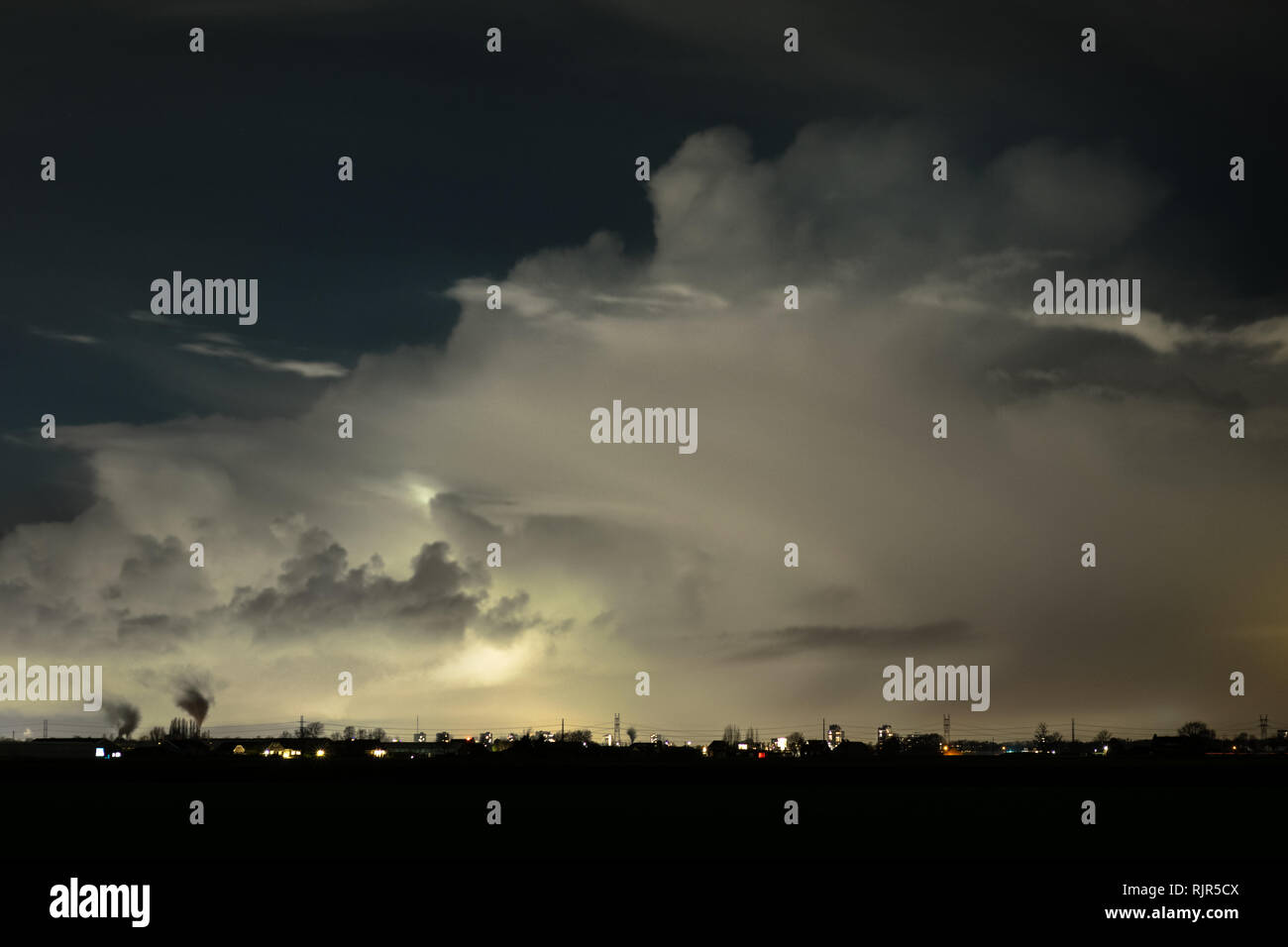 Lightning flashes hi-res stock photography and images - Alamy