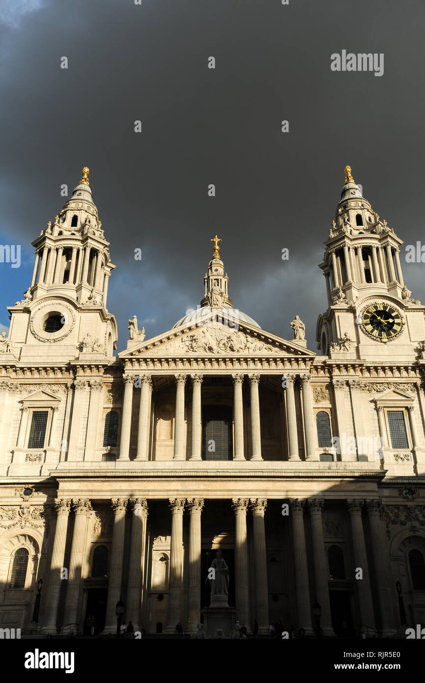 Baroque St Paul's Cathedral built 1697 by Christopher Wren on Ludgate ...