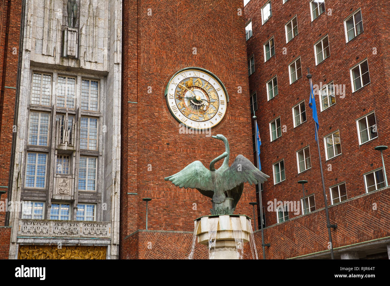 Norway oslo swan statue city hi-res stock photography and images - Alamy