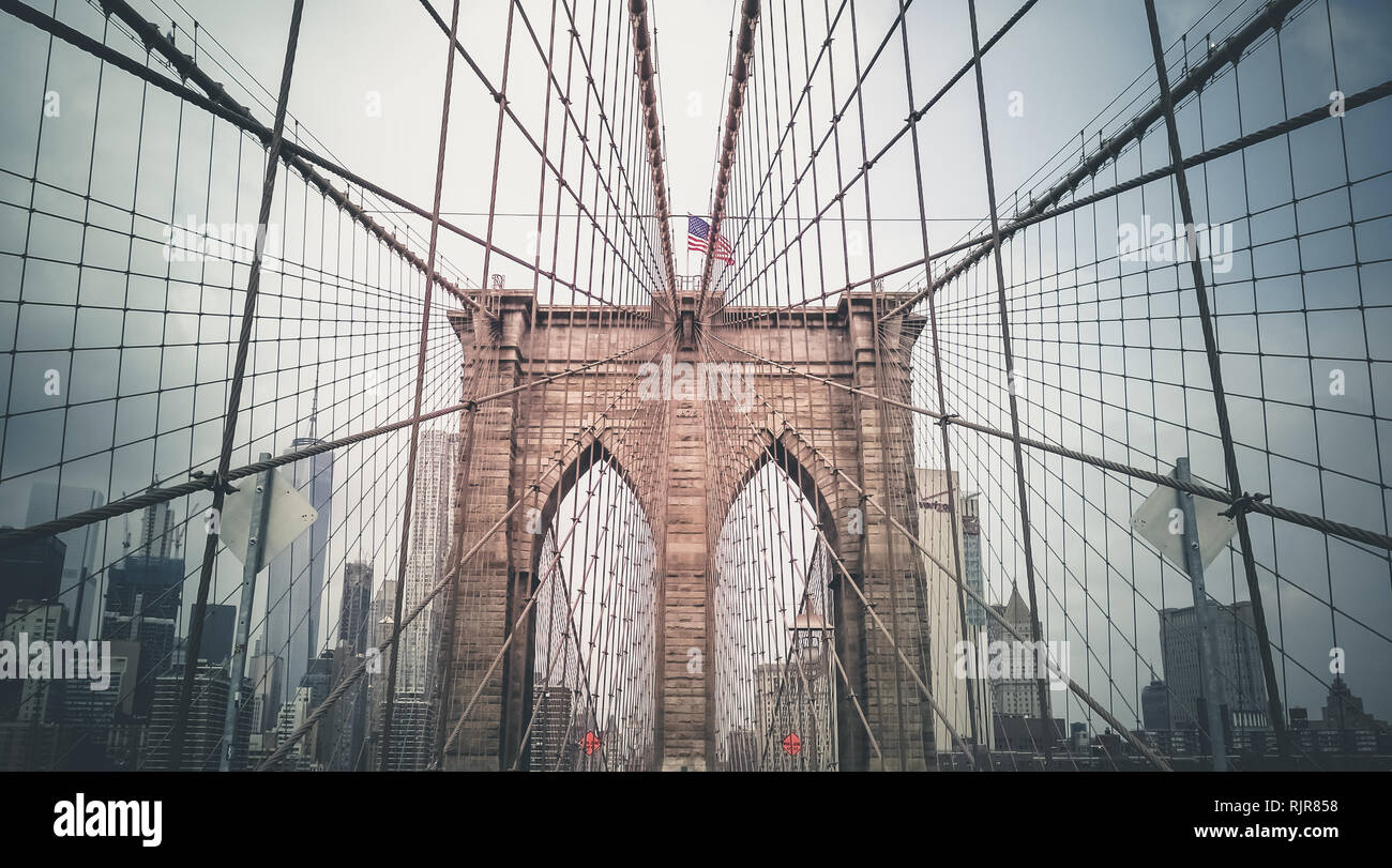 Bridge scenery hi-res stock photography and images - Alamy