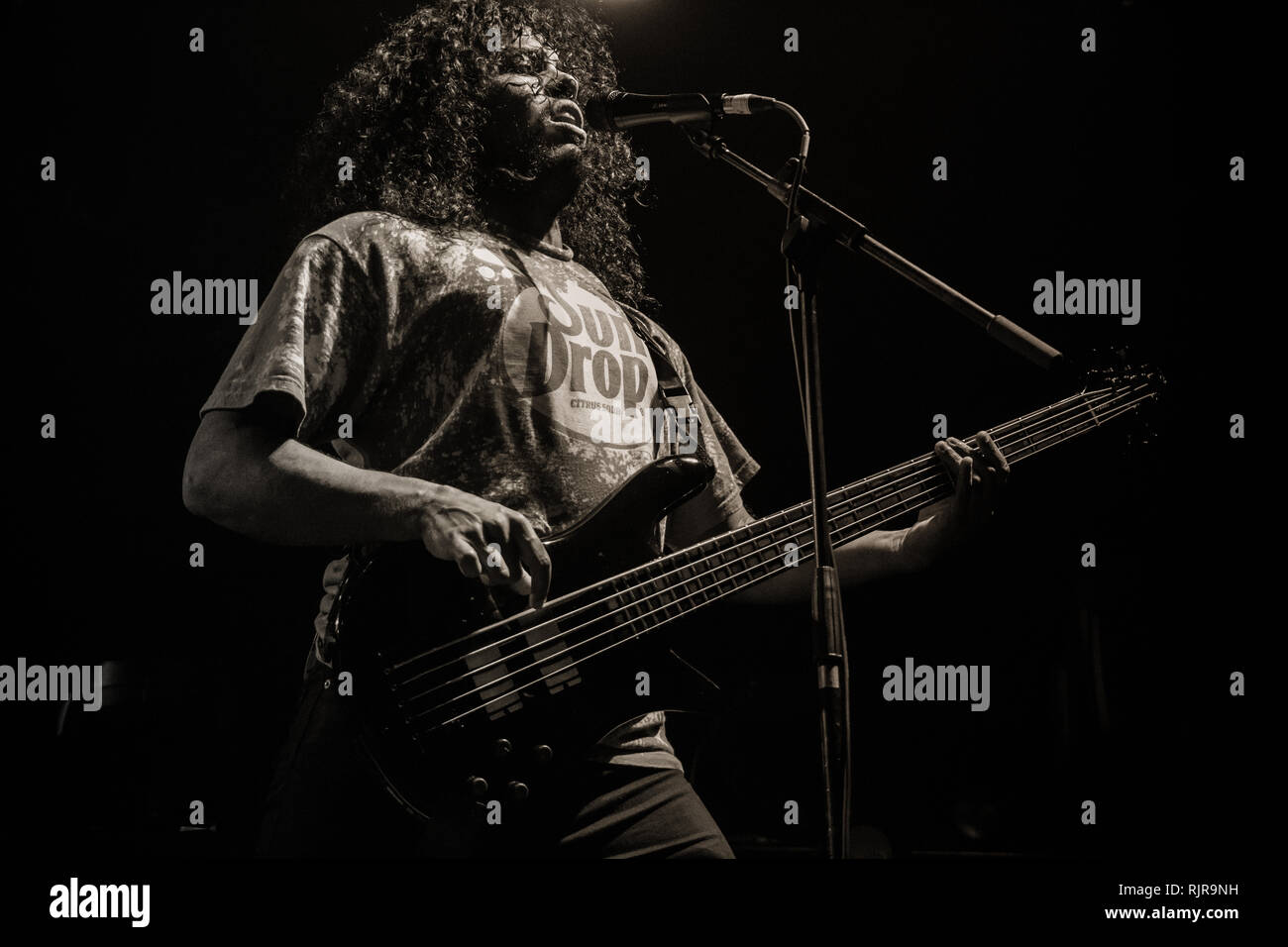 Issues live at o2 Victoria warehouse February 2019 Stock Photo - Alamy