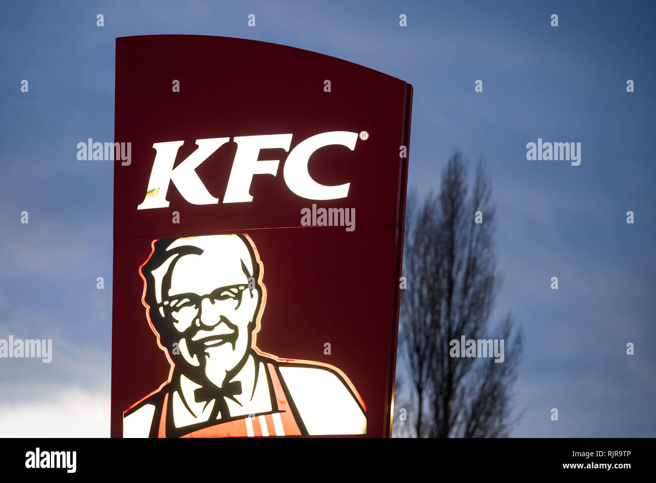Kfc logo space hi-res stock photography and images - Alamy