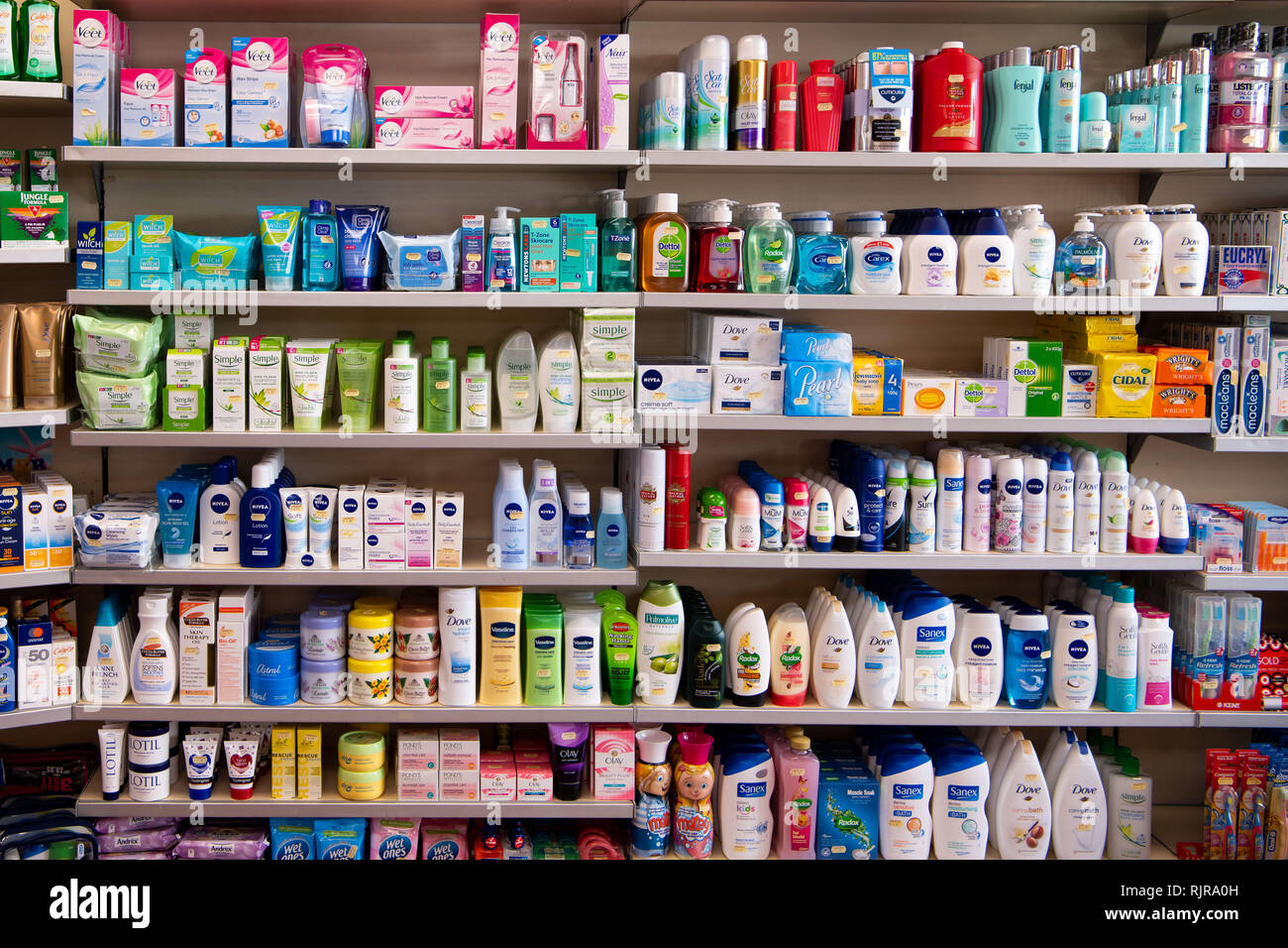 Male toiletries hi-res stock photography and images - Alamy