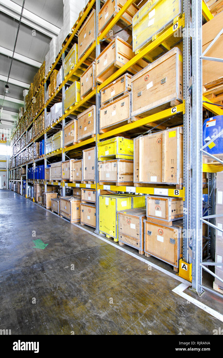 Wooden crates for shipping in museum warehouse Stock Photo - Alamy