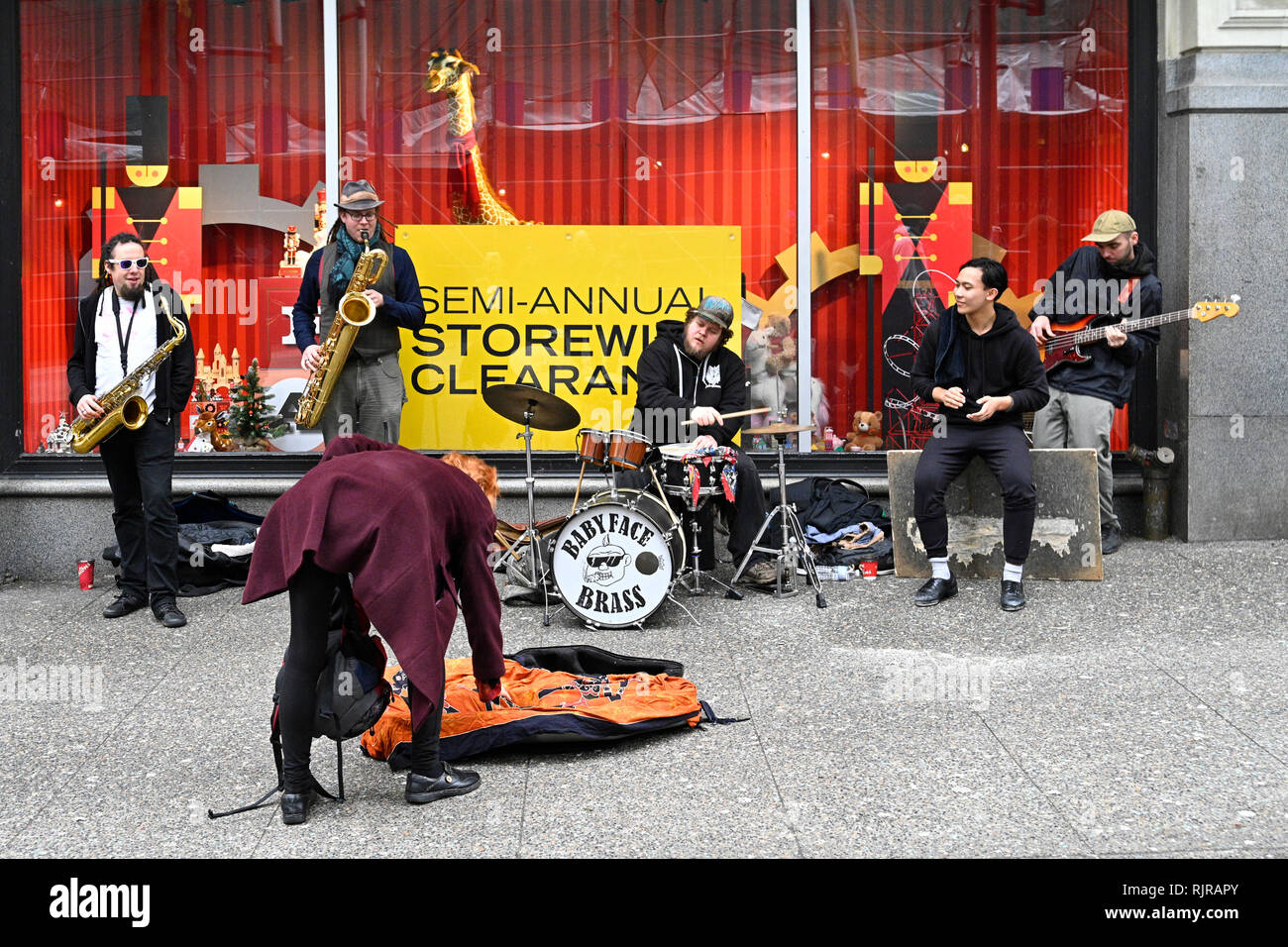 Buskers money hi-res stock photography and images - Alamy