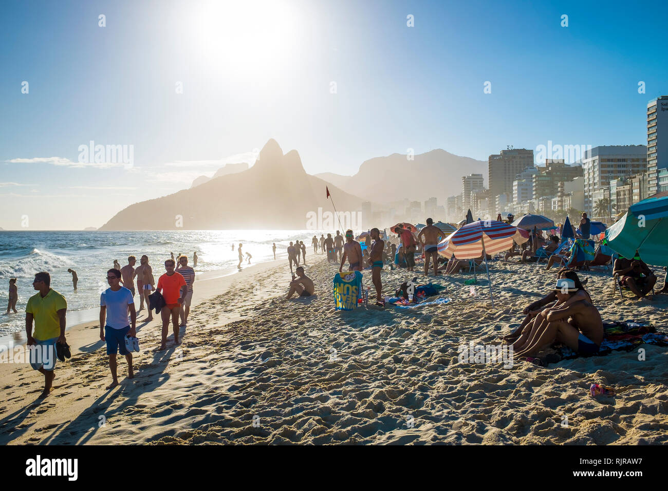 Group walking on skyline hi-res stock photography and images - Alamy