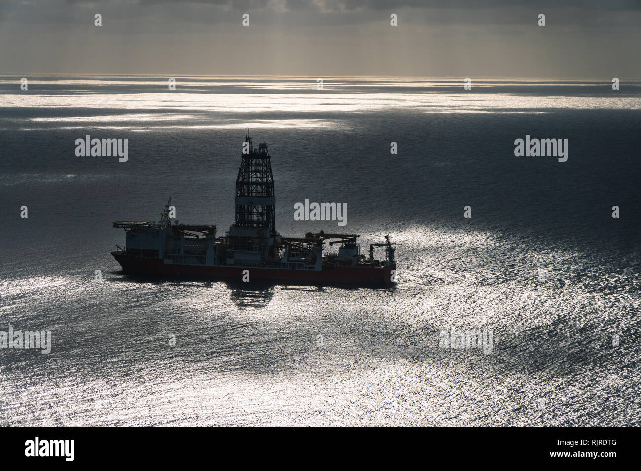 Middle of ocean hi-res stock photography and images - Alamy
