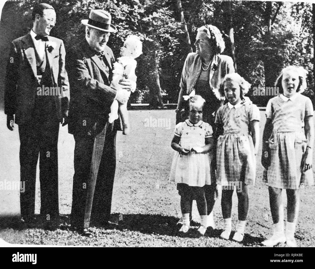 Dutch royal family in 1948 hi-res stock photography and images - Alamy
