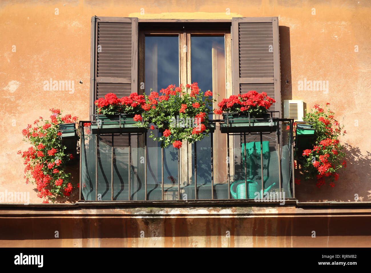 Balcony and flowers rome hi-res stock photography and images - Alamy