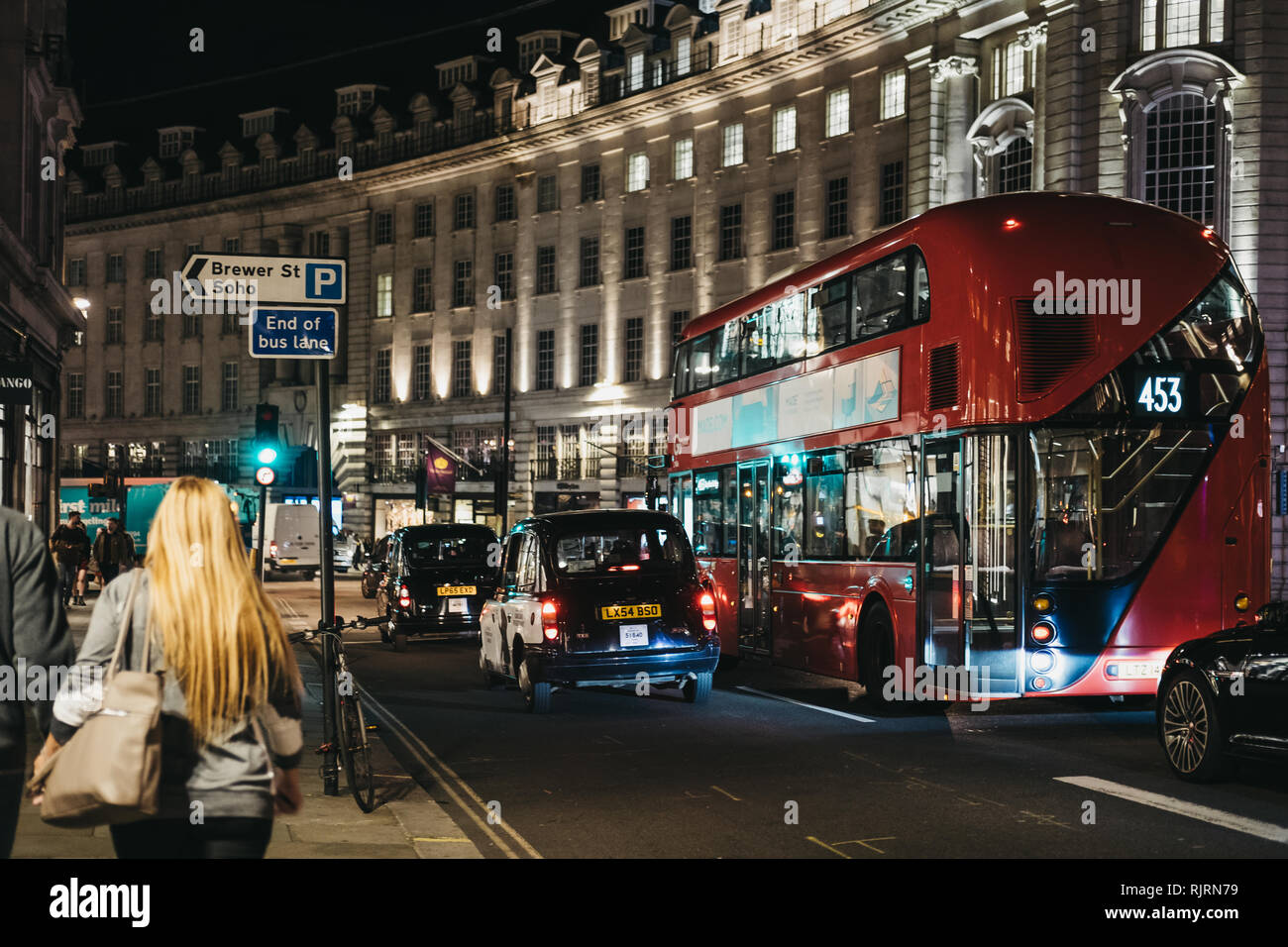 London bus and taxi hi-res stock photography and images - Alamy