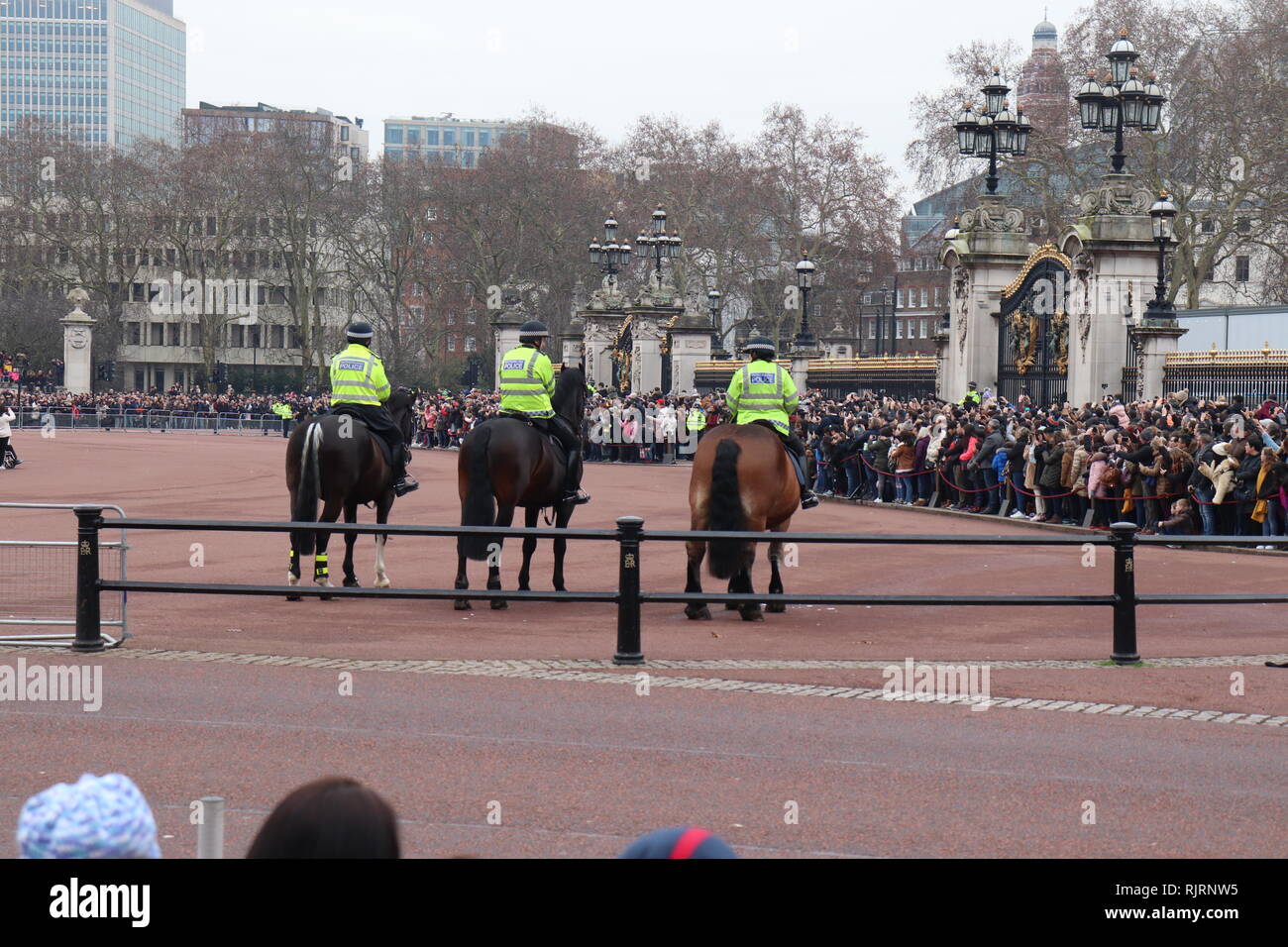 Changing the Guard Buckingham Palace Stock Photo - Alamy Changing the Guard Buckingham Palace Stock Photo - Alamy