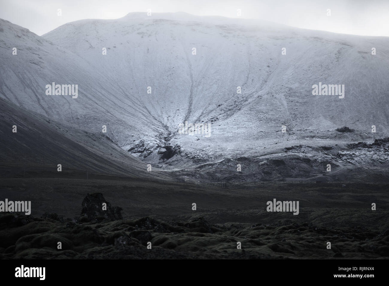Icey crater hi-res stock photography and images - Alamy