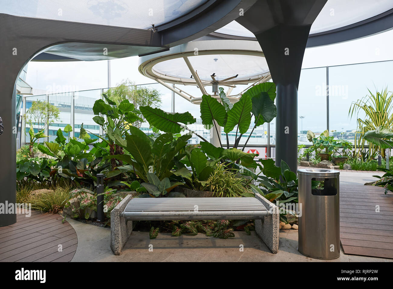 SINGAPORE - NOVEMBER 04, 2015: smoking area at Singapore Airport ...