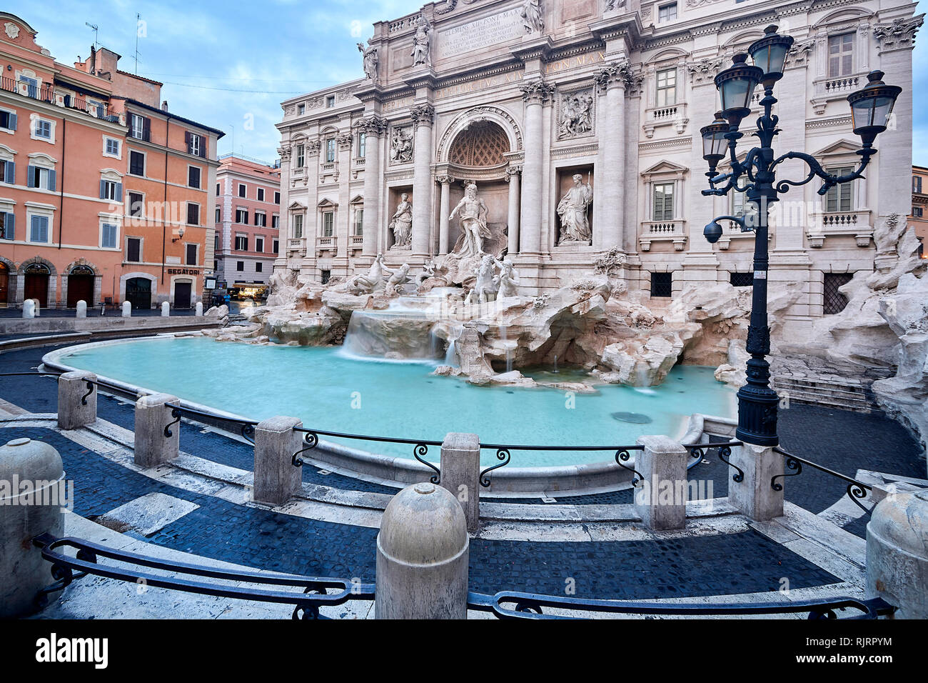 Sculptures on fountain trevi fountain hi-res stock photography and ...