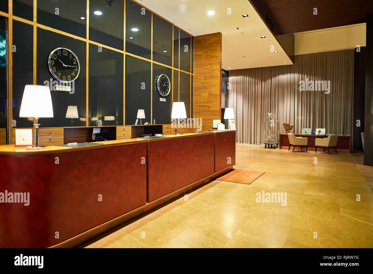 Hilton Hotel Lobby Reception High Resolution Stock Photography and ...