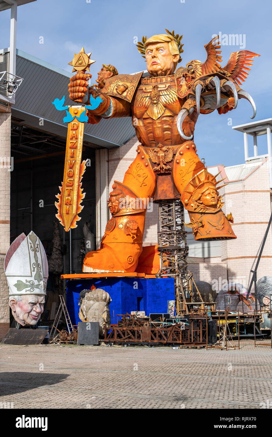 Viareggio, Italy. 07th Feb, 2019. The giant floats of the carnival of ...