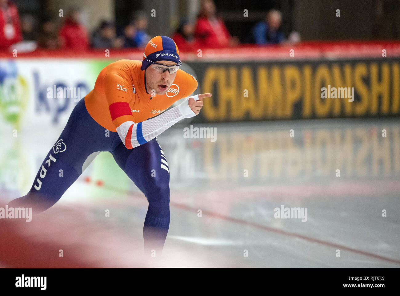 Long distance ice skating hi-res stock photography and images - Alamy