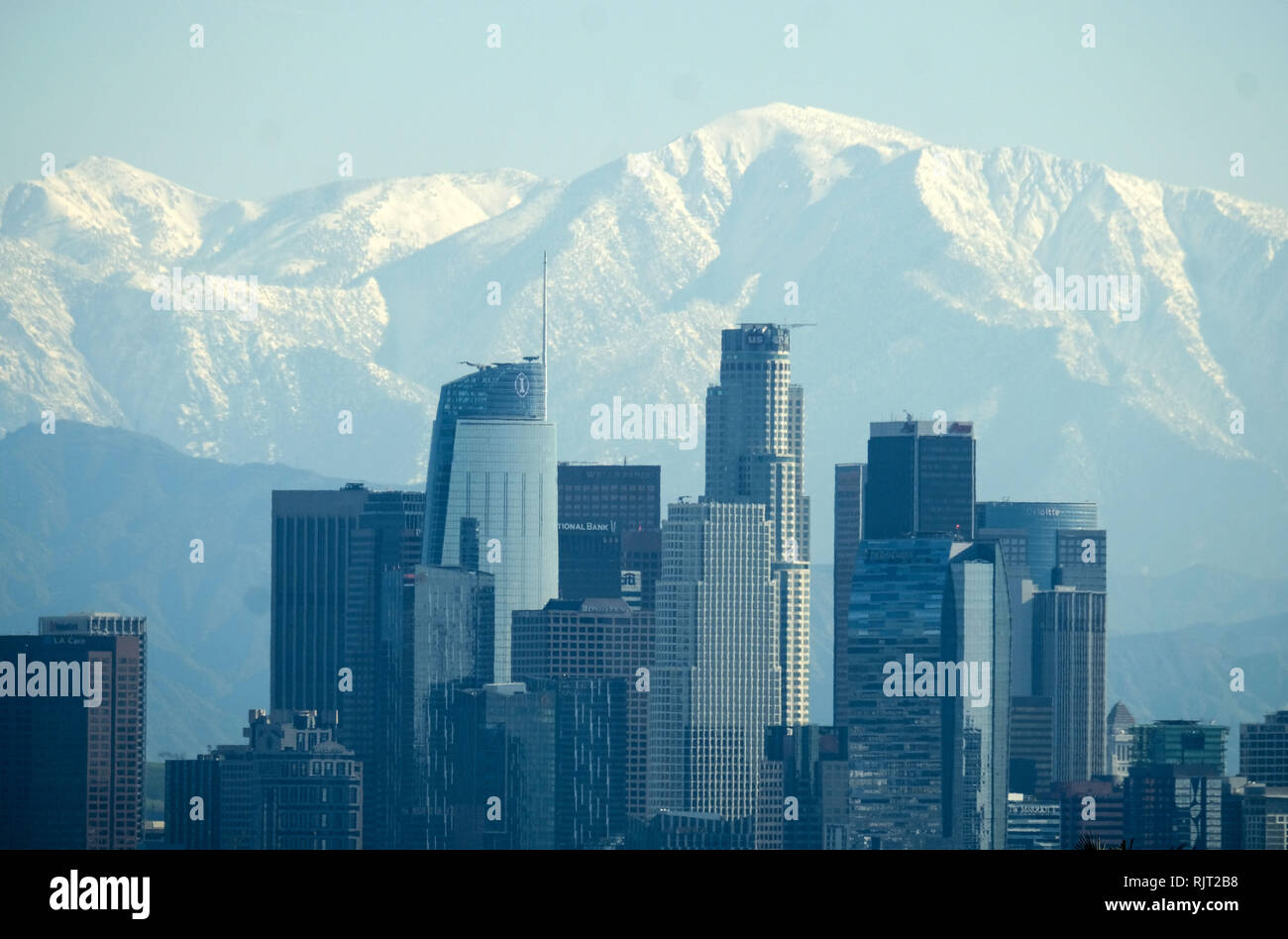 Los angeles skyline snow covered hi-res stock photography and images ...