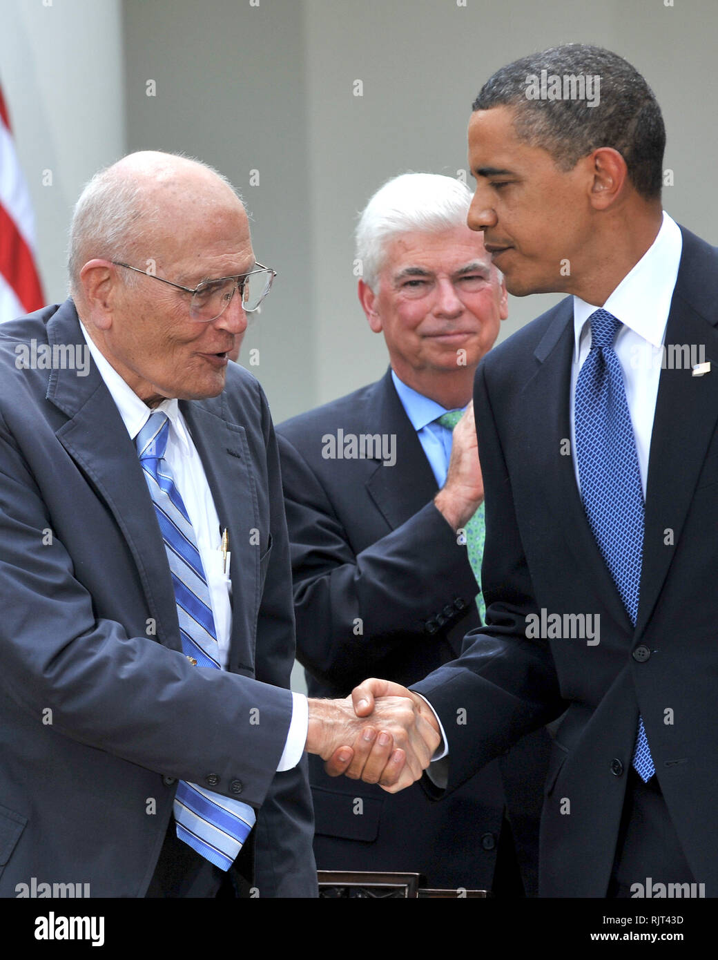 Family smoking cigarettes hi-res stock photography and images - Alamy