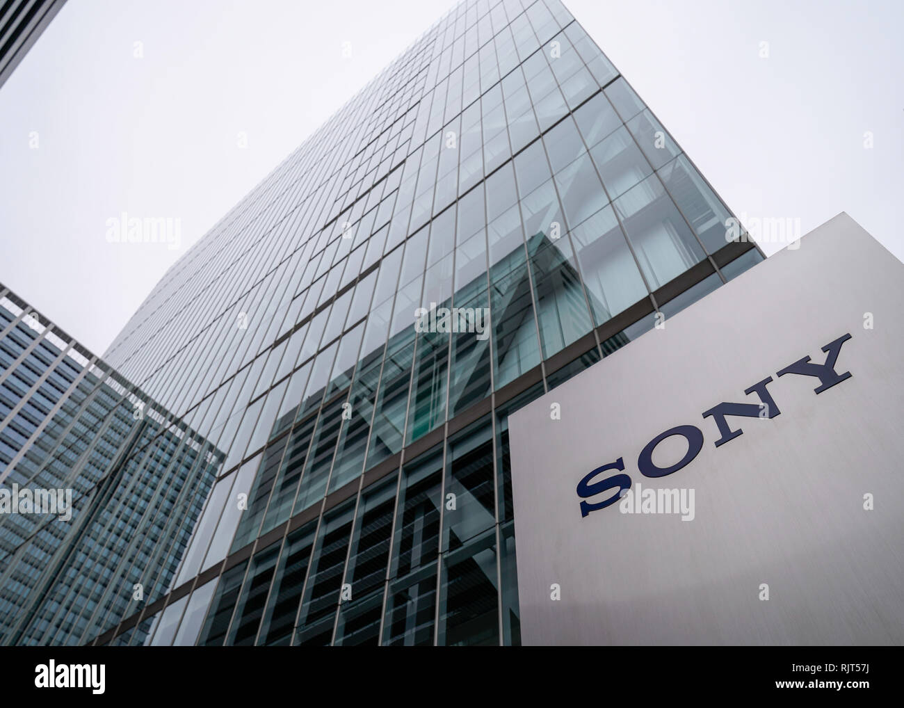 Sony share hi-res stock photography and images - Alamy