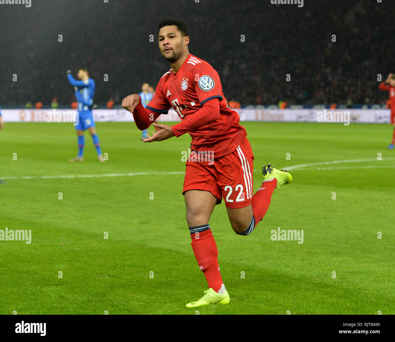 Berlin, Deutschland. 06th Feb, 2019. Serge GNABRY (M), after goal 1: 2 ...