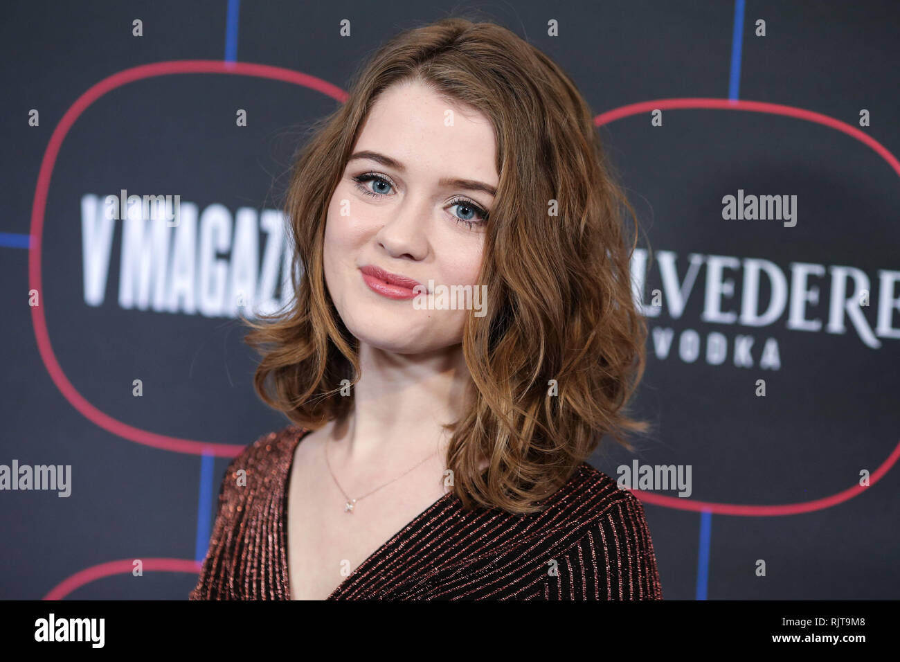 LOS ANGELES, CA, USA - FEBRUARY 07: Singer Maisie Peters arrives at the ...