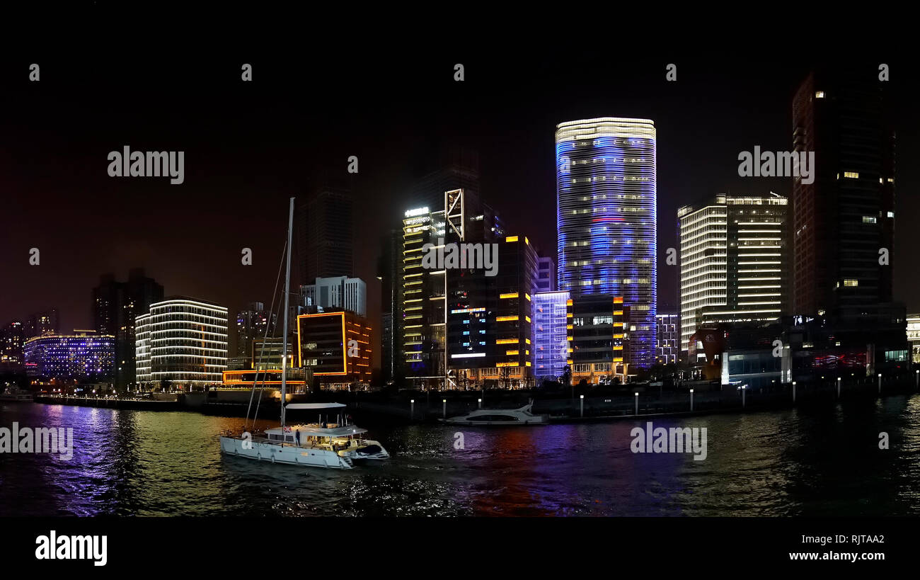 Shanghai night hi-res stock photography and images - Alamy