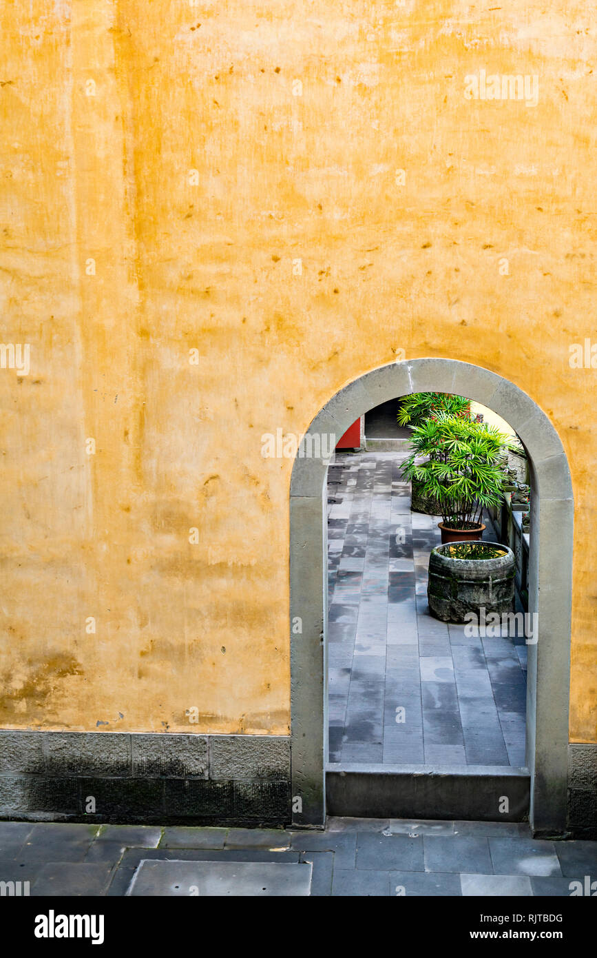 Yellow Wall & Archway Stock Photo - Alamy
