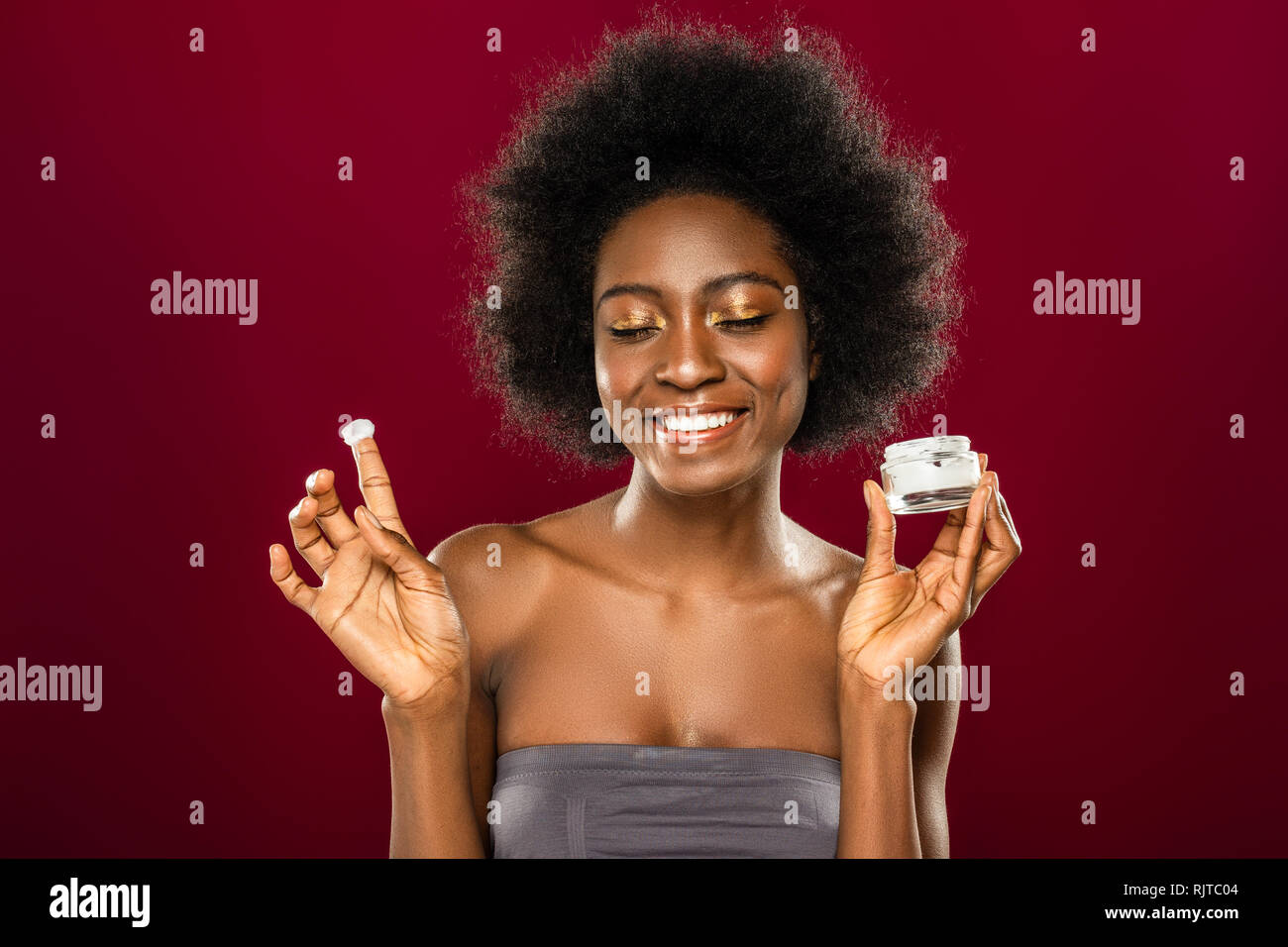 Applying facial cream hi-res stock photography and images - Alamy