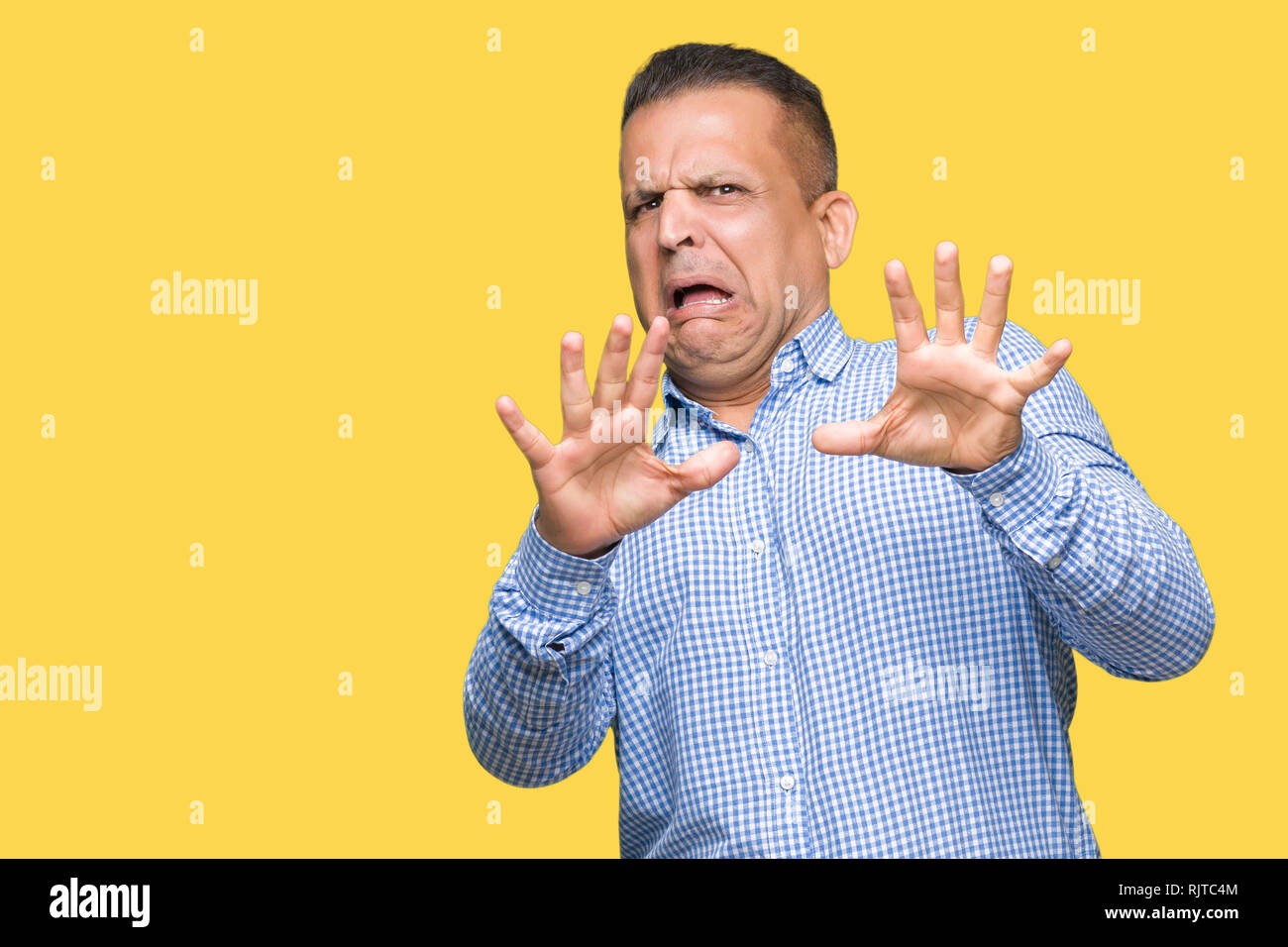Old man yelling stop hi-res stock photography and images - Alamy