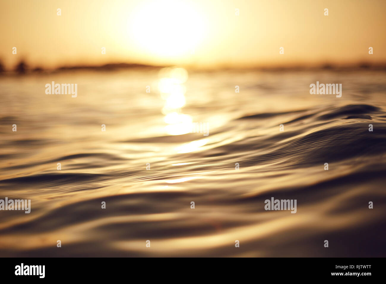 Sunset water texture background hi-res stock photography and images - Alamy