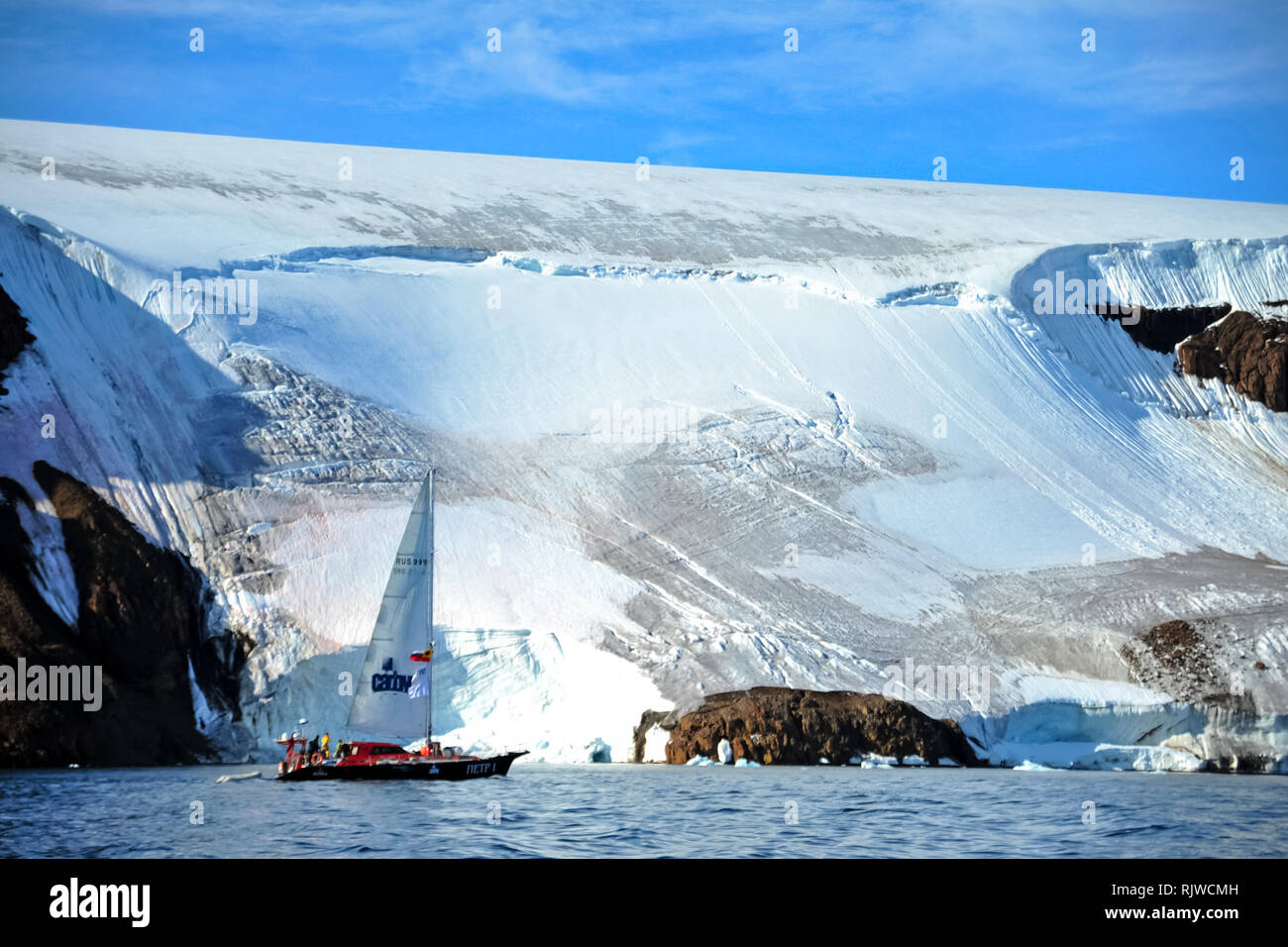 Arctic landscape, arctic tundra and ice of the Arctic Ocean Stock Photo ...