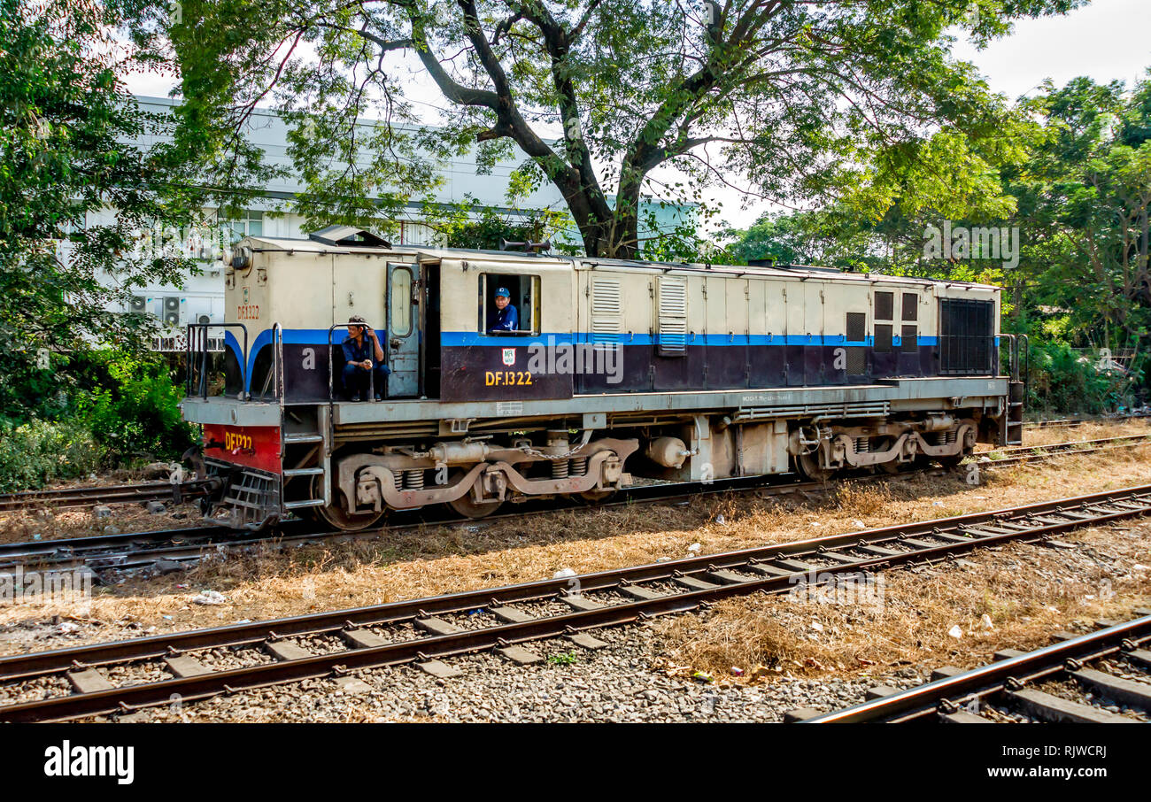 Myanmar Railways diesel DF 1322 outside Yangon station Stock Photo - Alamy