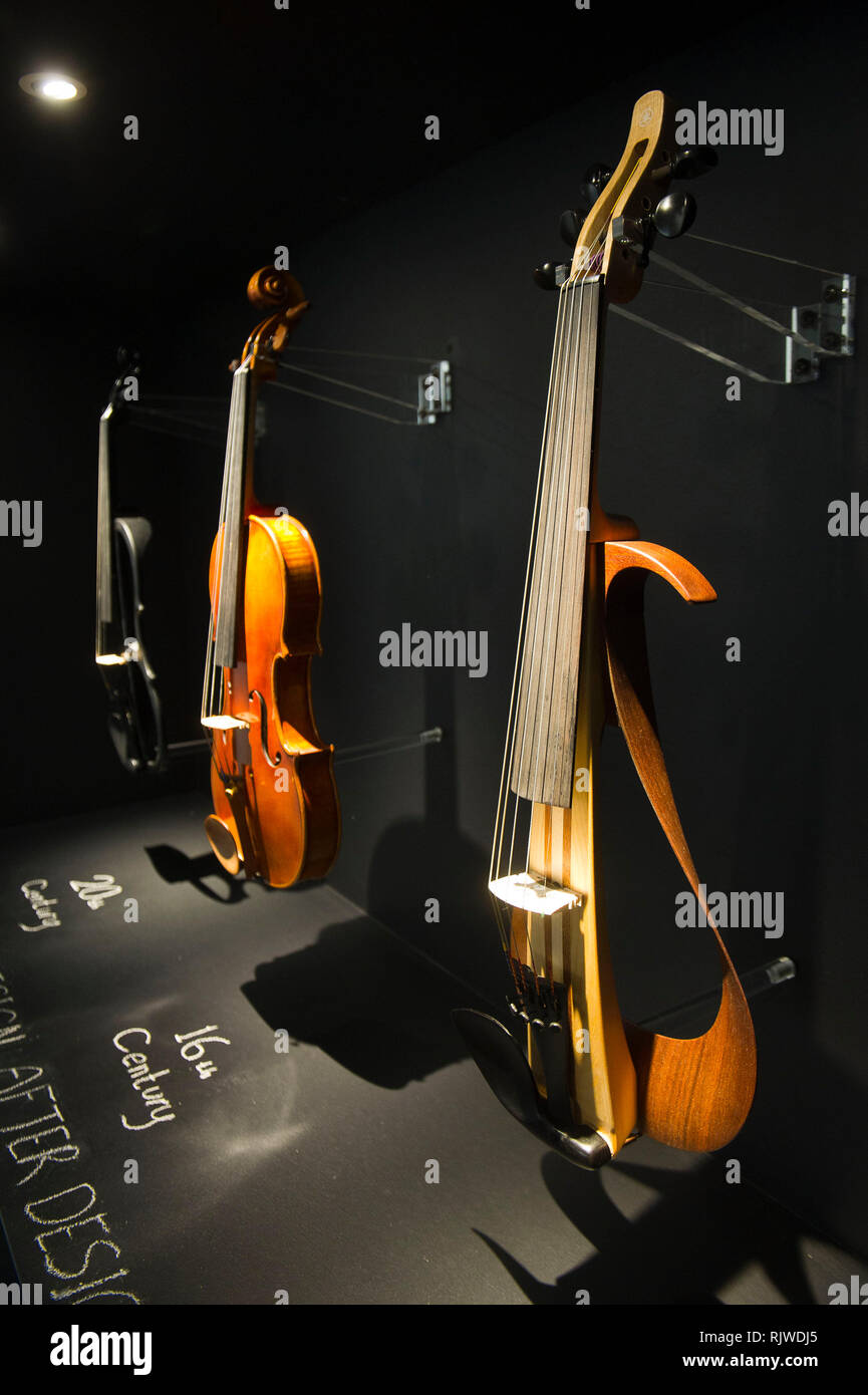 Modern musical instruments hi-res stock photography and images - Alamy