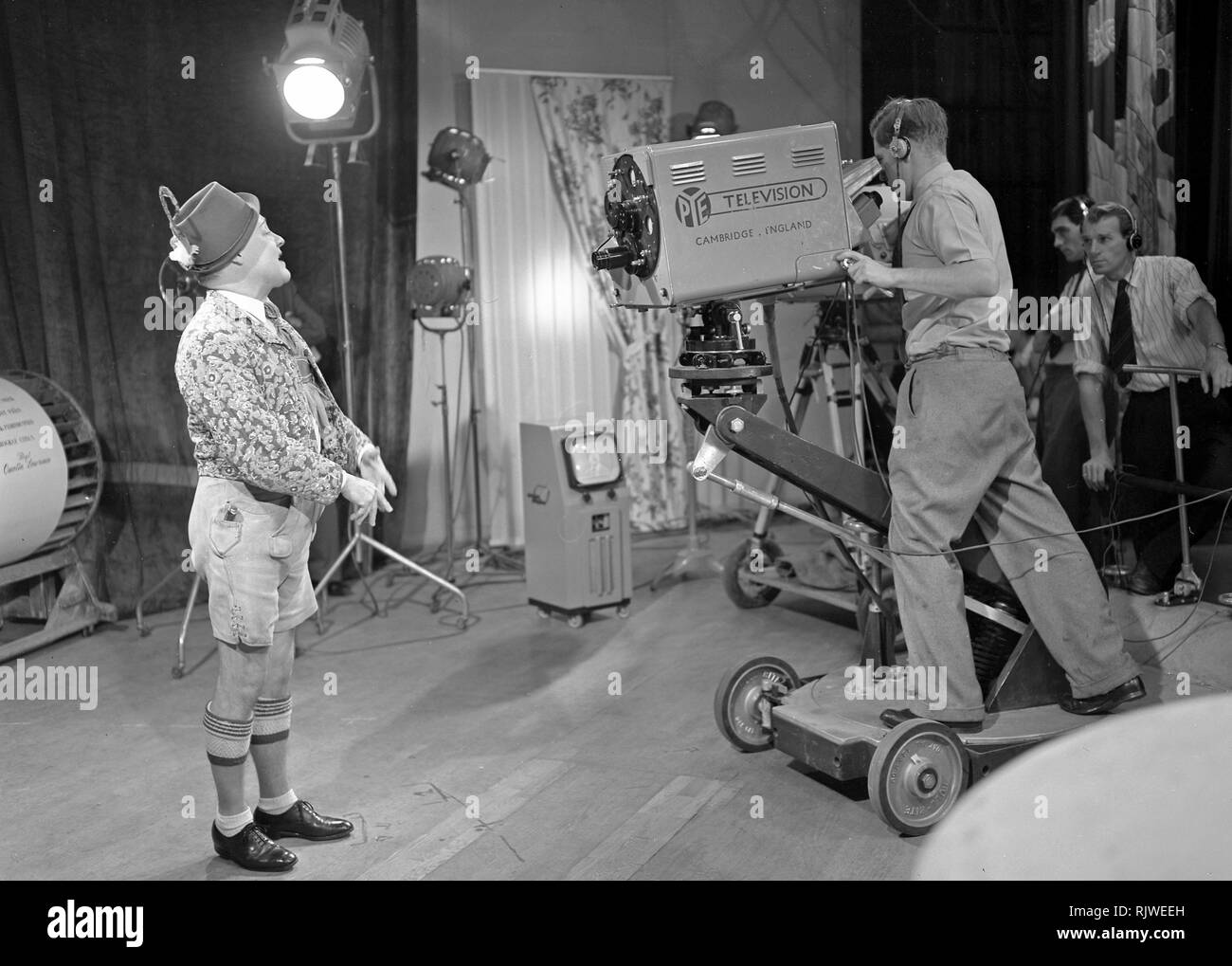 1940's tv camera hi-res stock photography and images - Alamy