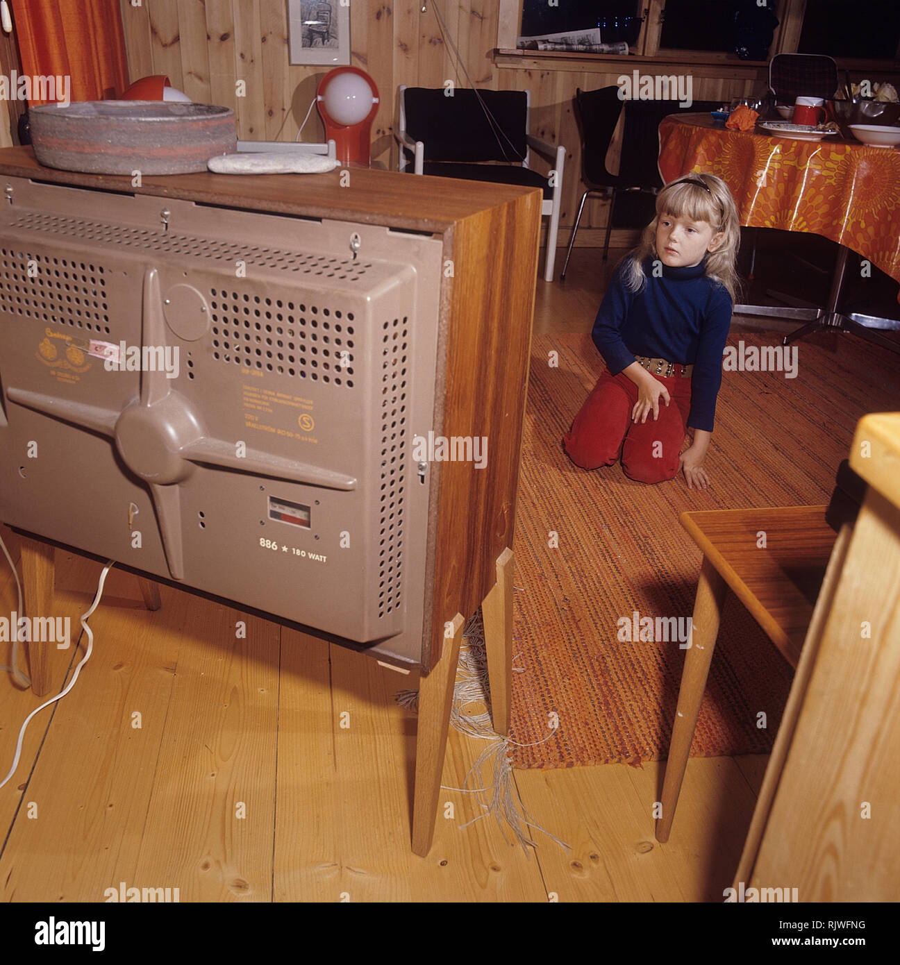 Television set 1960s hi-res stock photography and images - Alamy