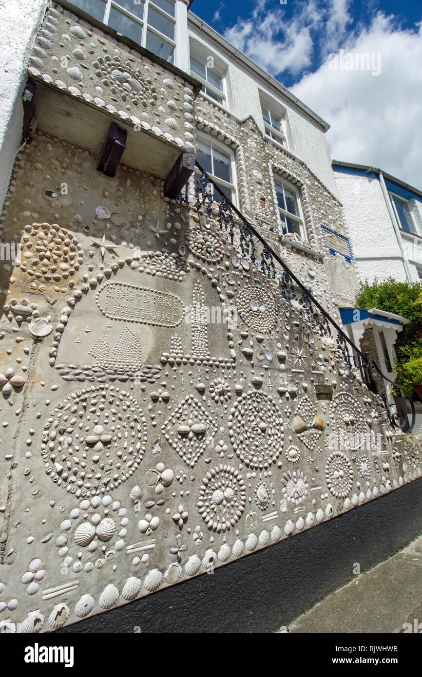 Shell house polperro cornwall hi-res stock photography and images - Alamy