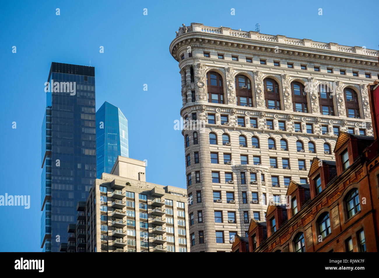 Iron building hi-res stock photography and images - Alamy