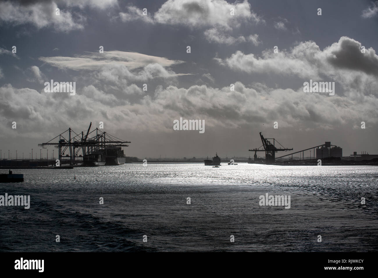 Dunkerque dunkirk port harbour dockside terminal hi-res stock ...