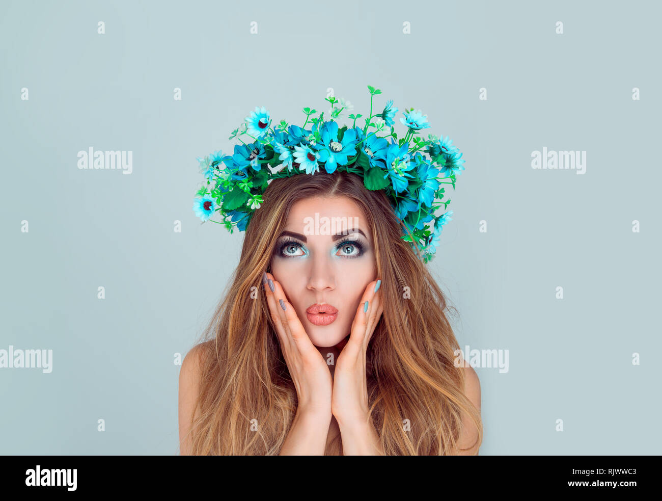 Shocked stunned woman face hi-res stock photography and images - Alamy