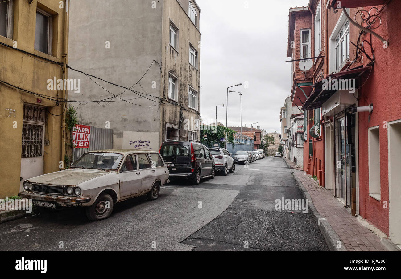 Ancient alley istanbul hi-res stock photography and images - Alamy