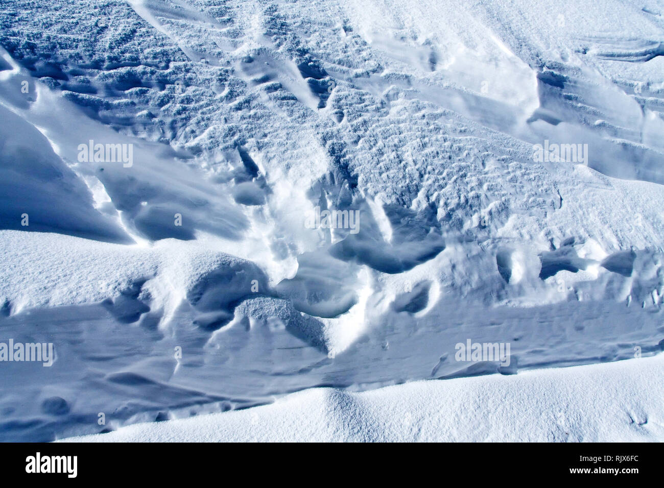 Real avalanche hi-res stock photography and images - Alamy