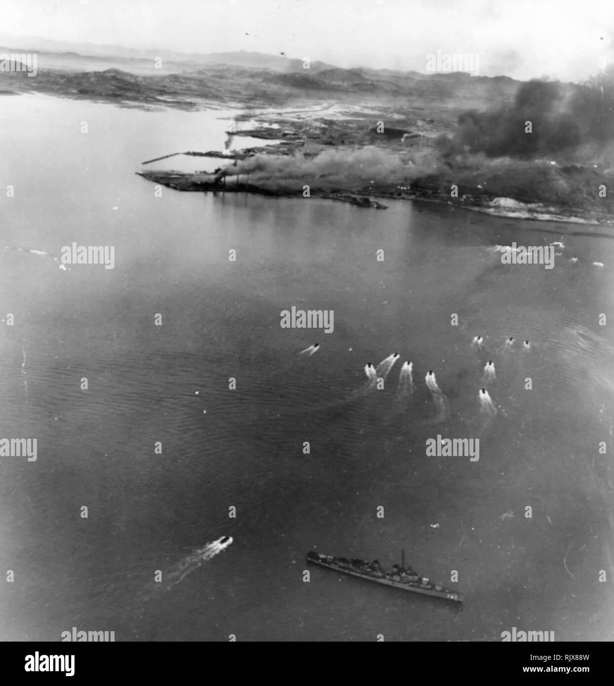 Inchon landings hi-res stock photography and images - Alamy