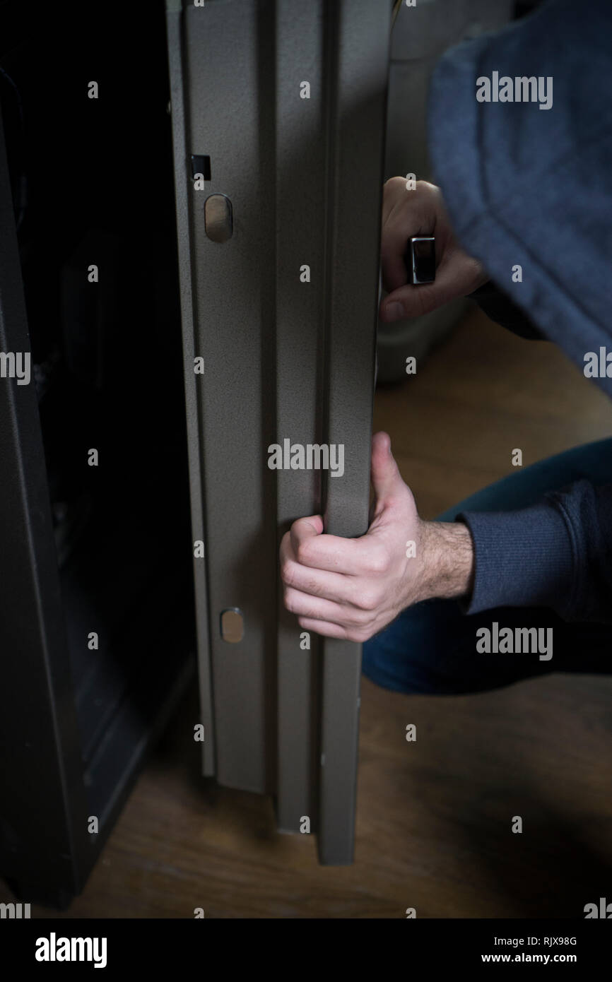 Thief thieving hi-res stock photography and images - Alamy