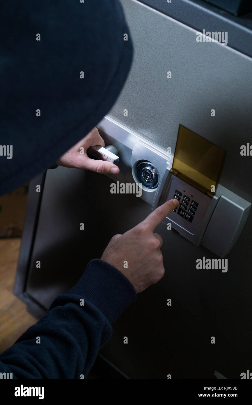 Theft criminal hi-res stock photography and images - Alamy