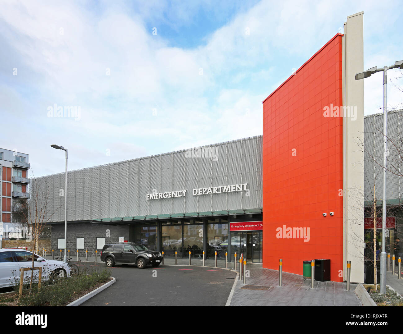 Main entrance of the new Emergency Department at Croydon University ...